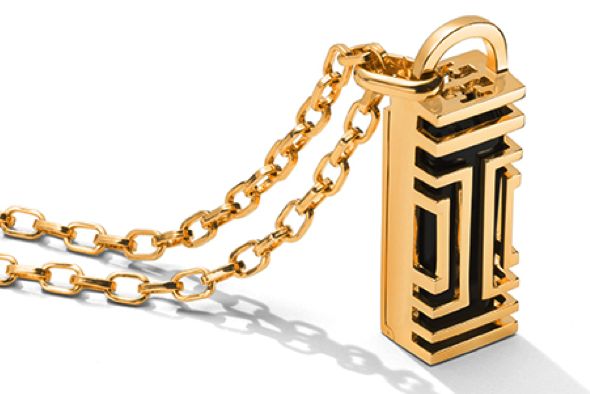 You Can Now Wear A Stylish Fitbit Everyday Thanks To Tory Burch